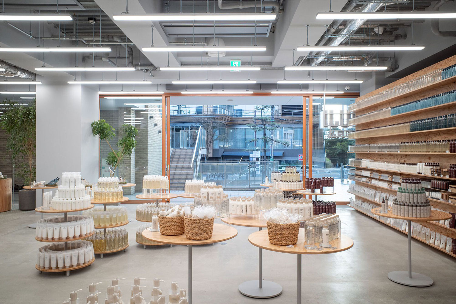 MUJI Store Design: SANAA's Minimalist Architecture in Tokyo | urdesignmag