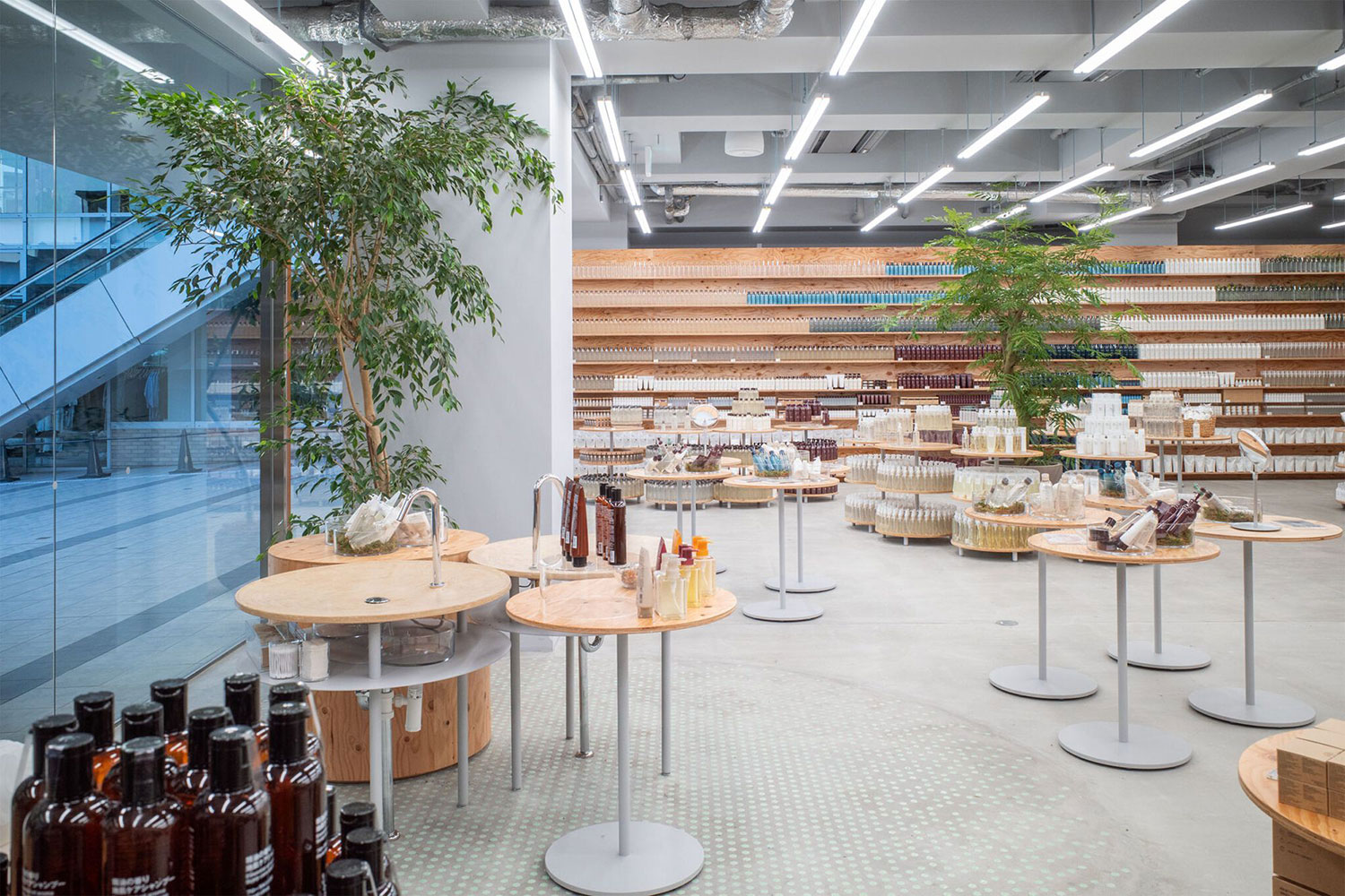 MUJI Store Design: SANAA's Minimalist Architecture in Tokyo | urdesignmag
